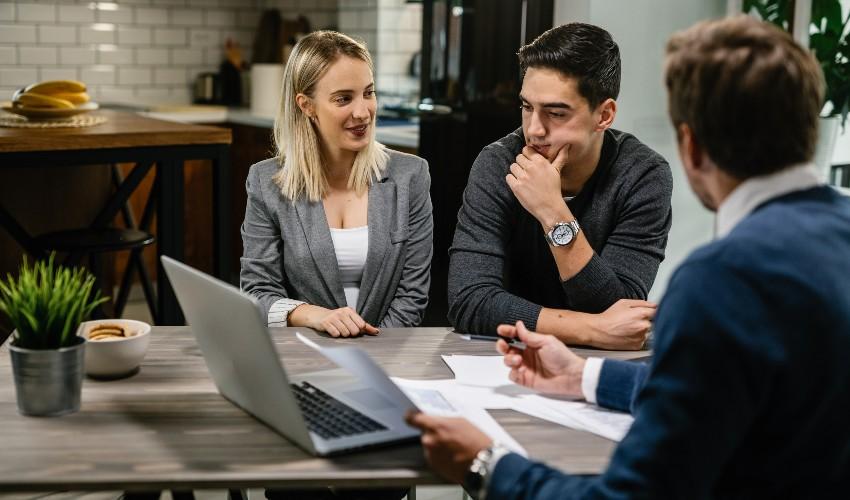 The Case for Regulating the Bonuses of Advisors | Bocconi University